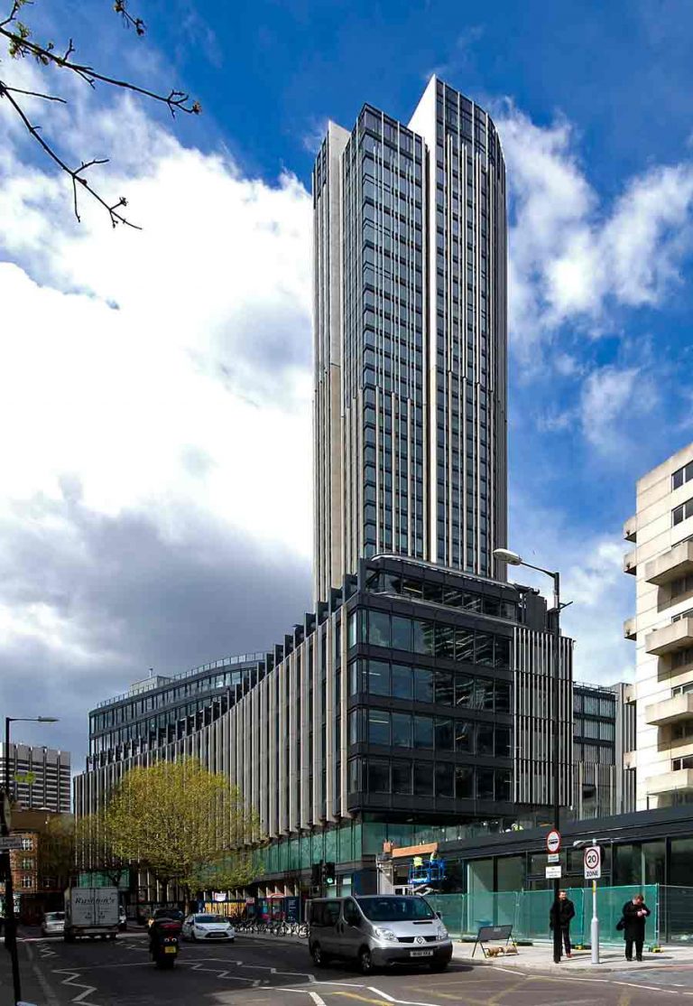 Chapter London Bridge. - AKT II