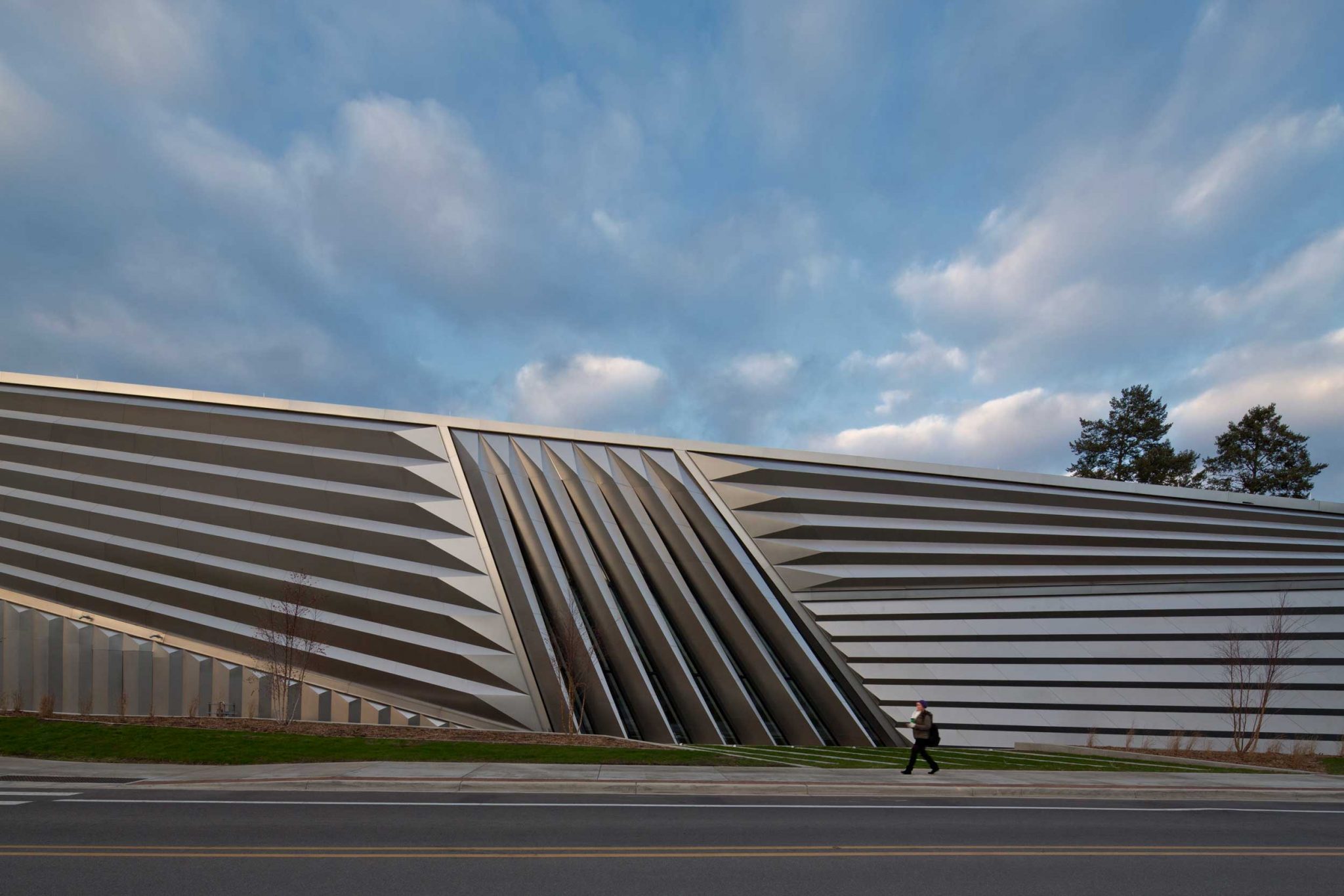 Eli and Edythe Broad Art Museum. - AKT II