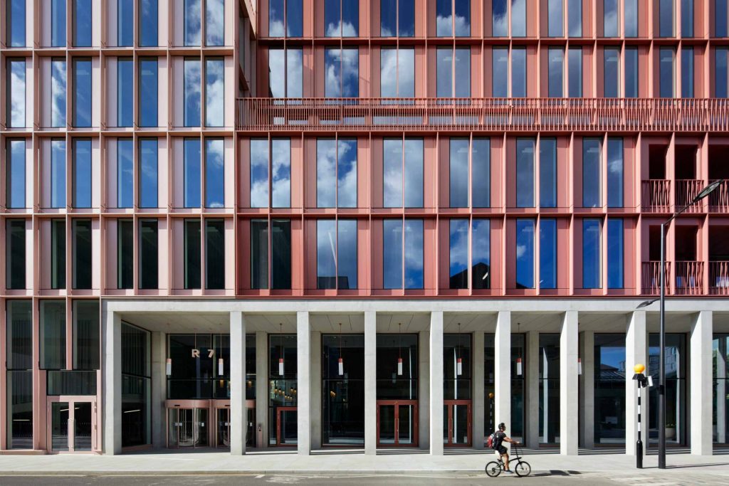 King's Cross R7. - AKT II