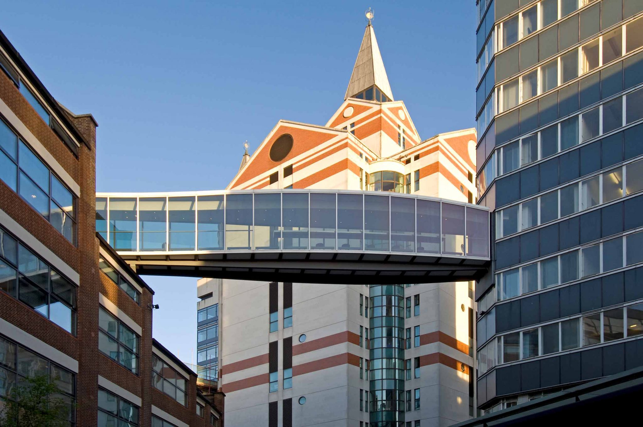 LSE Link Bridge. - AKT II