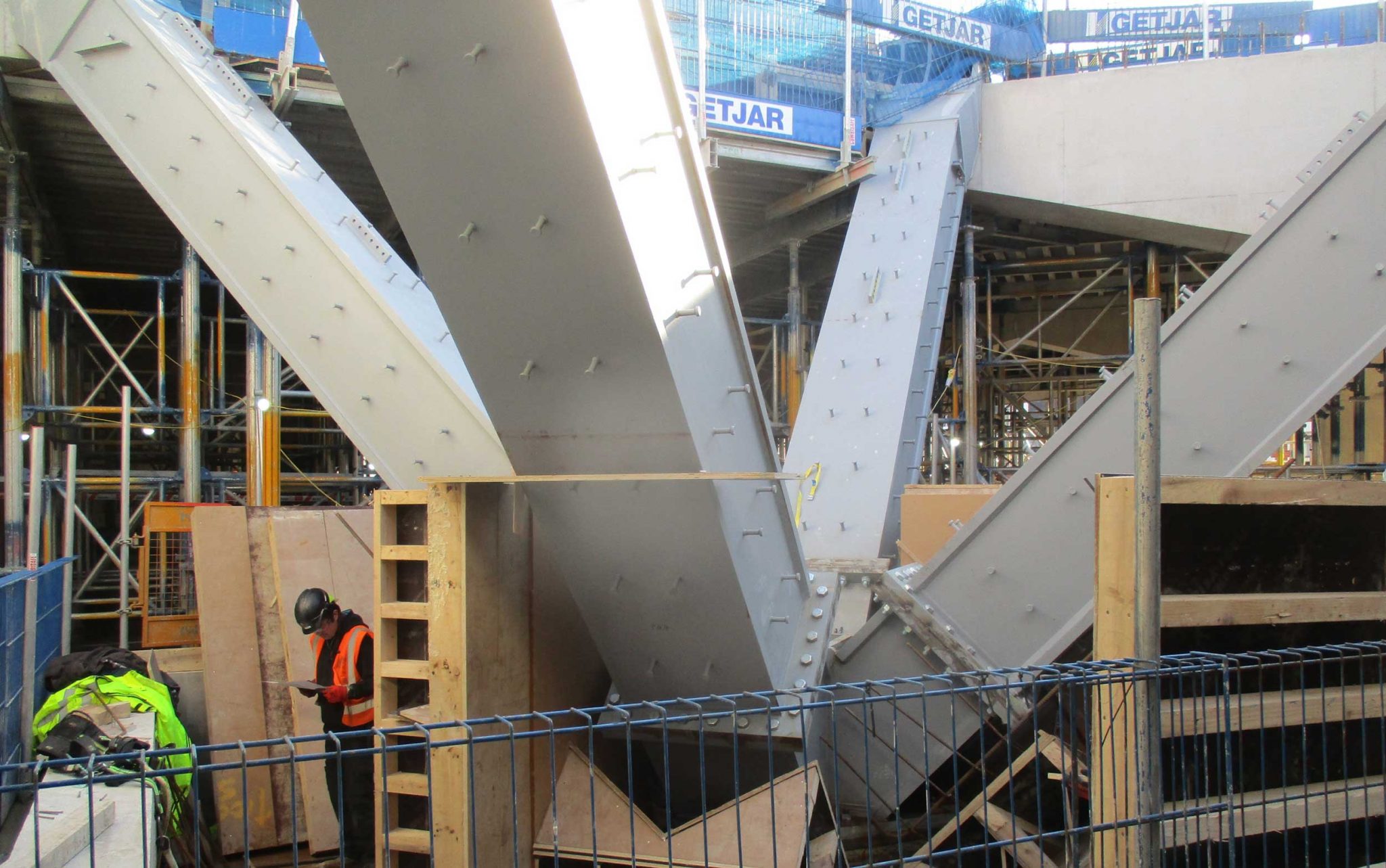 LSE Marshall Building. - AKT II