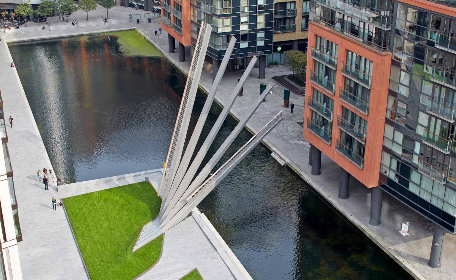 Merchant Square Bridge. - AKT II