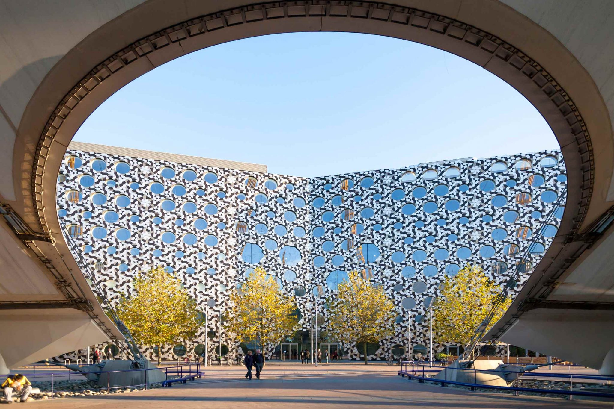 Ravensbourne University London. - AKT II