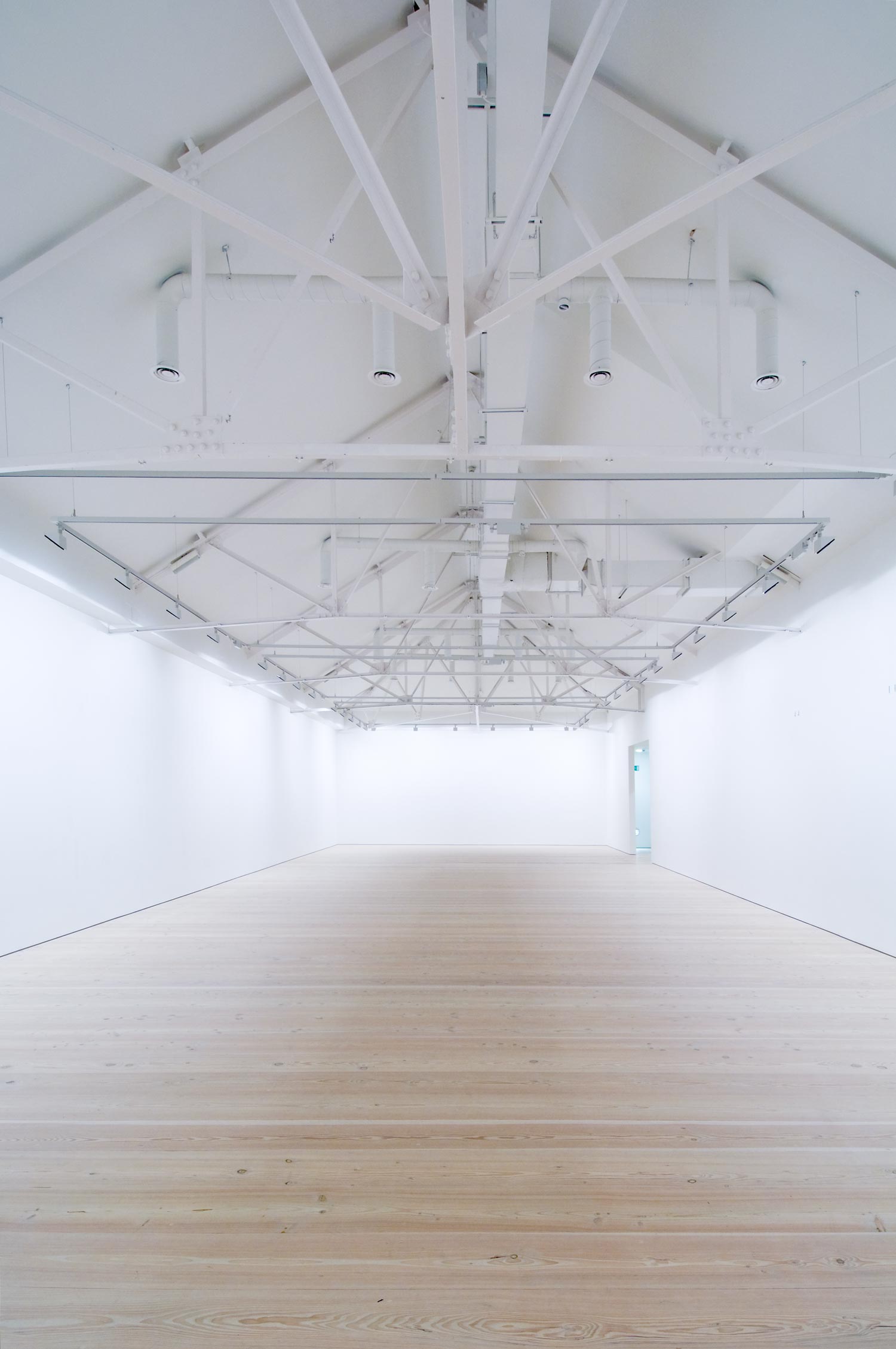 Saatchi Gallery - AKT II