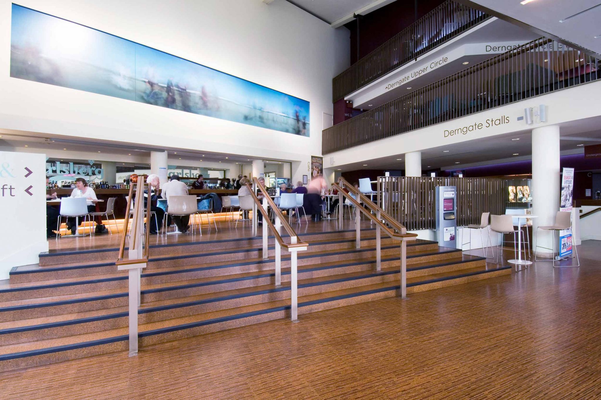 Royal & Derngate Theatre. - AKT II