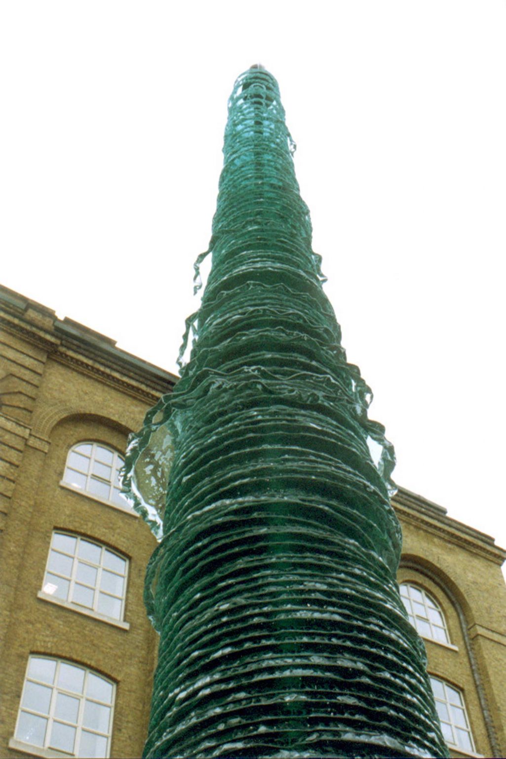 London Bridge Glass Sculpture. - AKT II