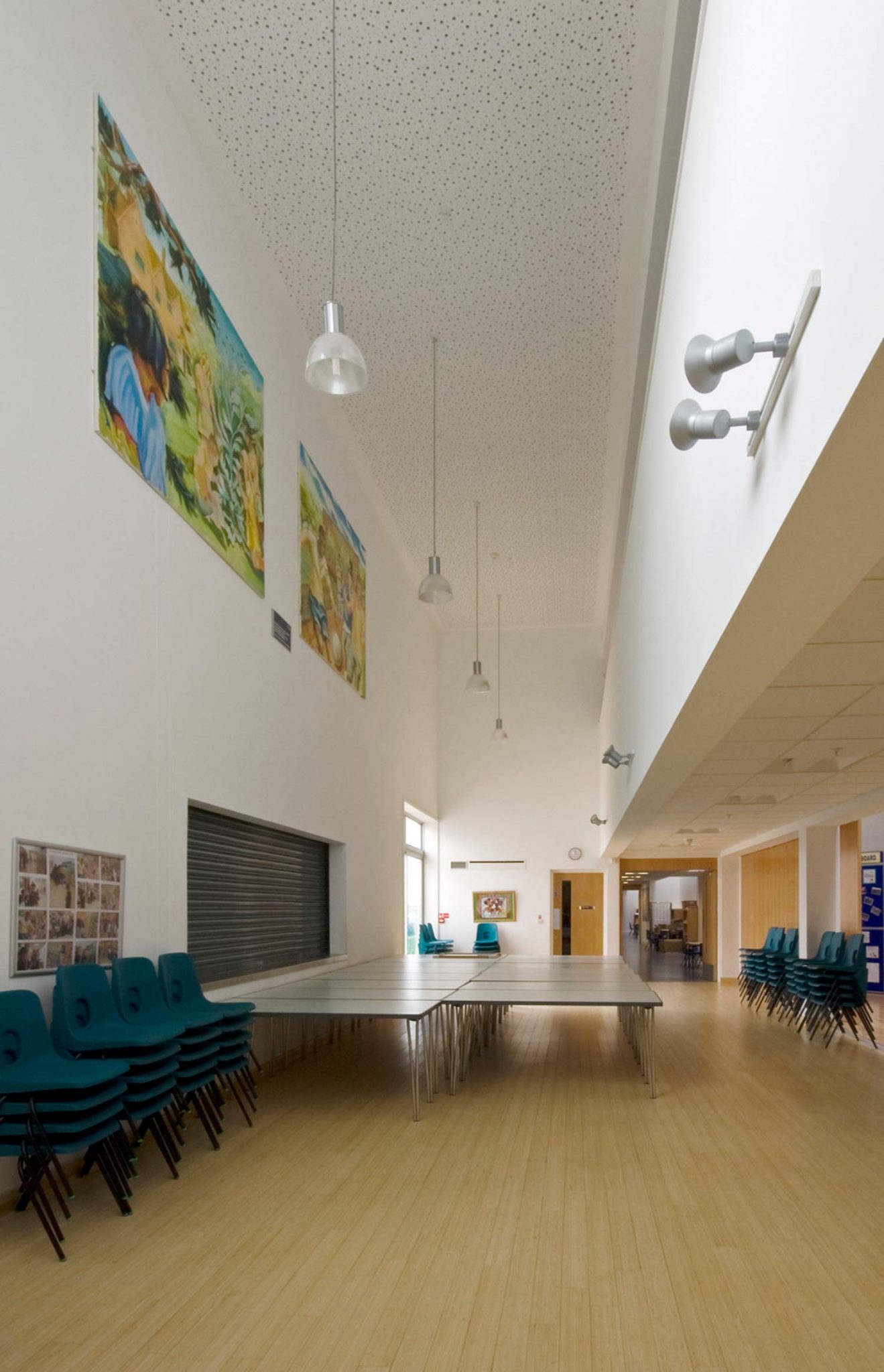 Howe Dell Primary School. - AKT II