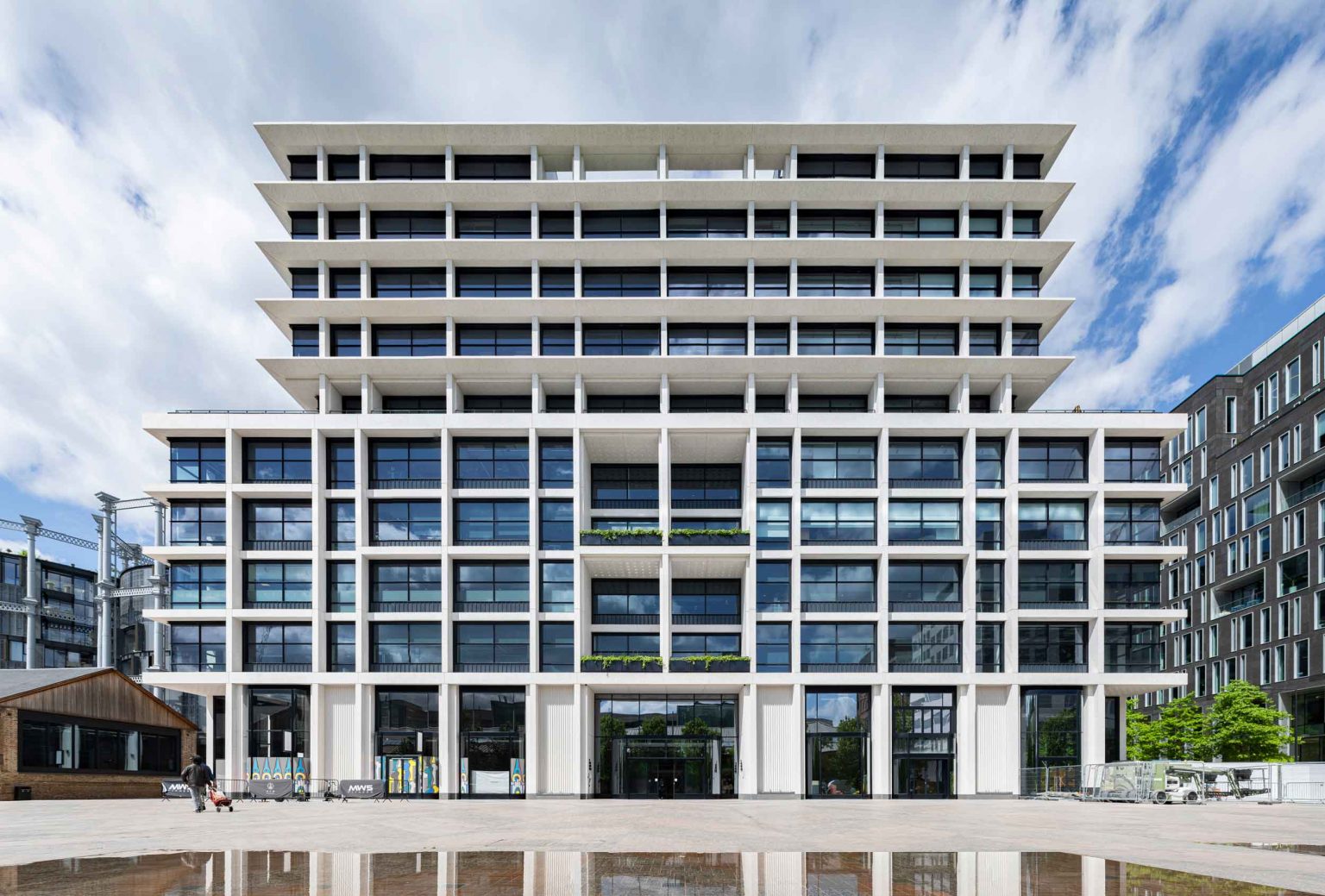 10 Lewis Cubitt Square. - AKT II