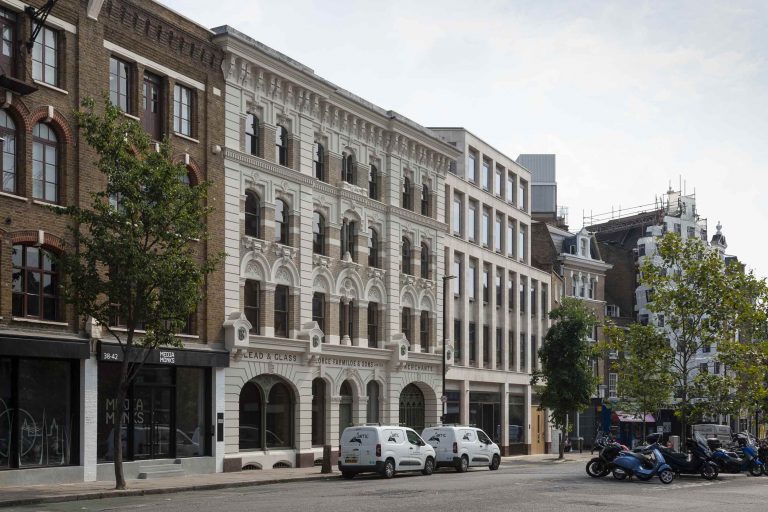 The Farmiloe. - AKT II